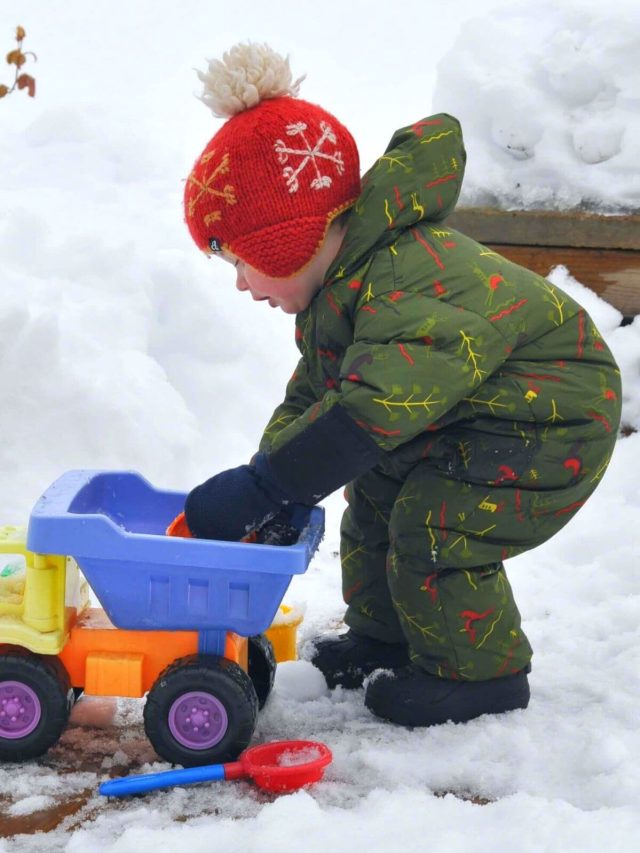 Fun in the Snow! Toddler activities! ⋆ Take Them Outside