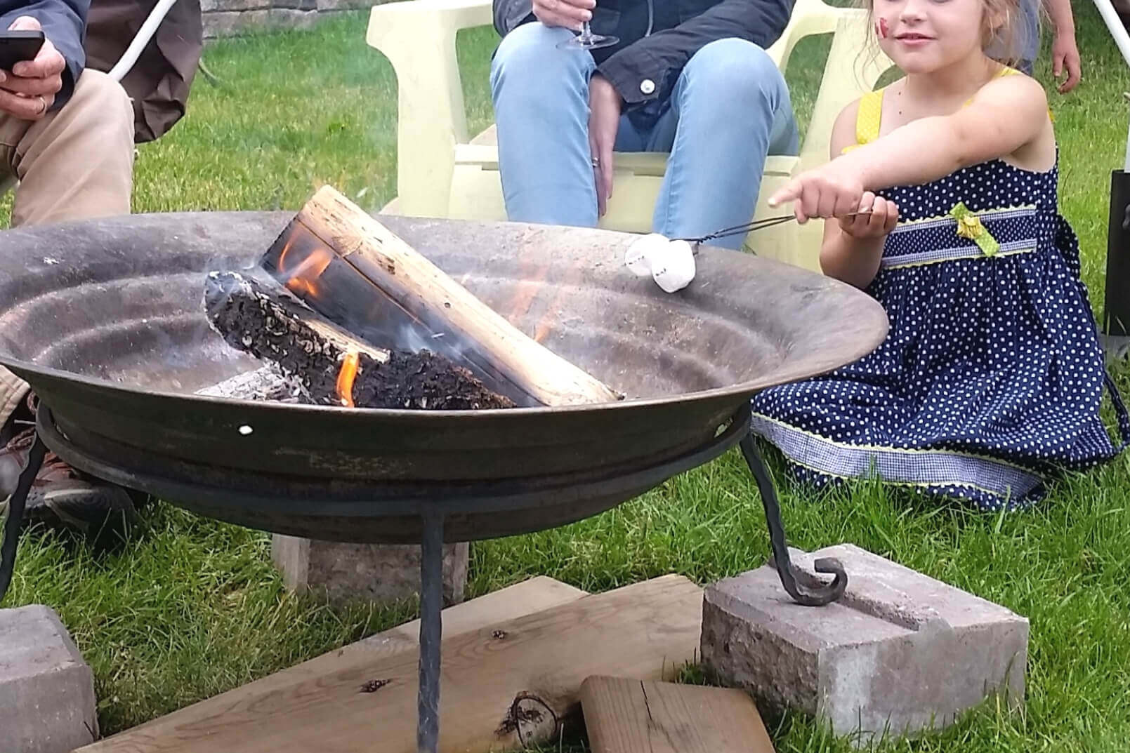 Backyard Camping at Home (Ideas, Tips, and Fun!) ⋆ Take Them Outside