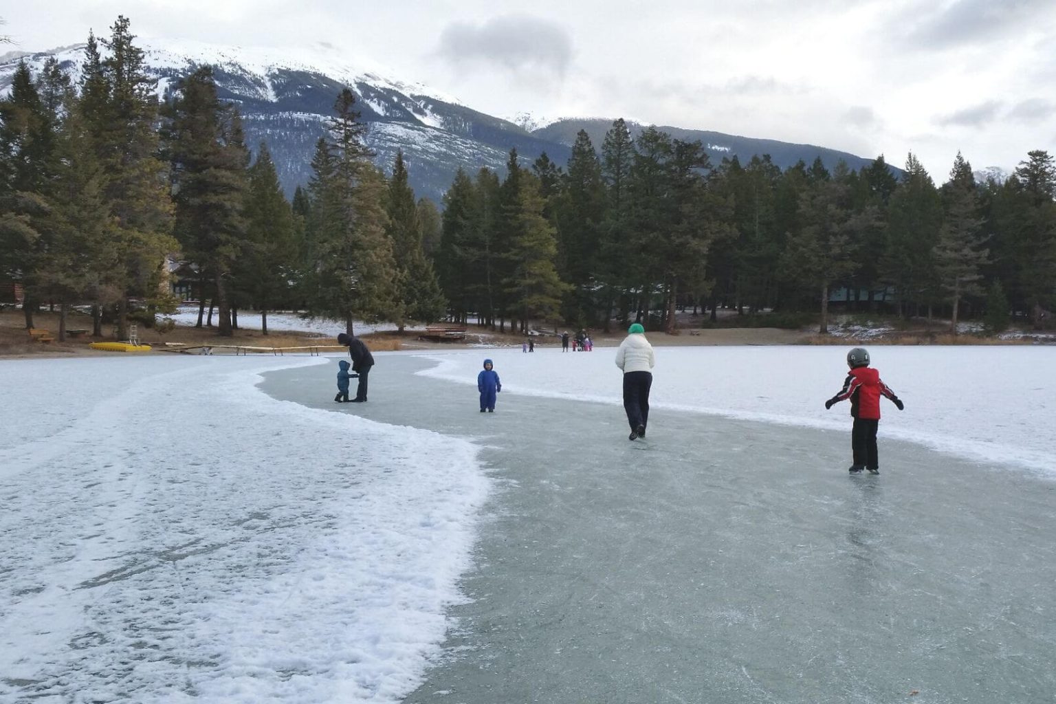 Ice Skating on Frozen Lakes: your guide to a safe and fun family ...